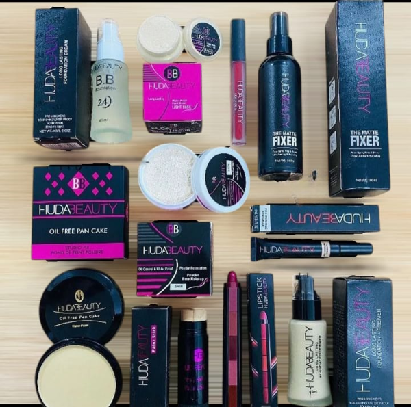 Huda Beauty Makeup Bundle (10 In 1 Makeup Deal) – ISM Collection